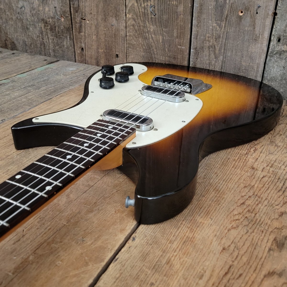 SOLD - Magnatone Mark VIII 1960 Sunburst Paul Barth – Mahar's Vintage ...