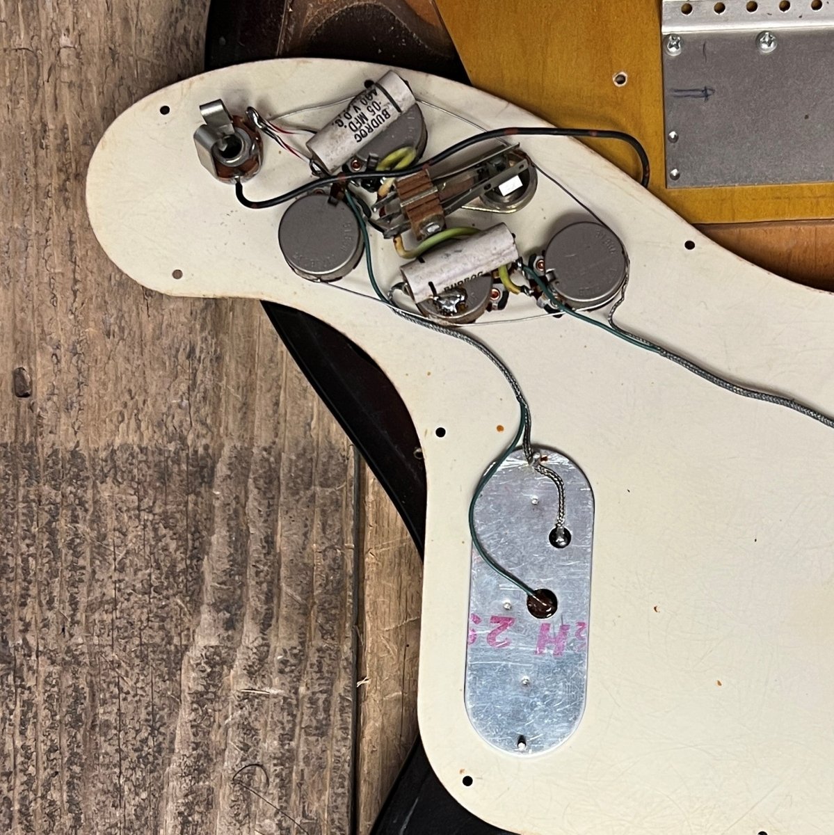 SOLD - Magnatone Mark VIII 1960 Sunburst Paul Barth – Mahar's Vintage ...