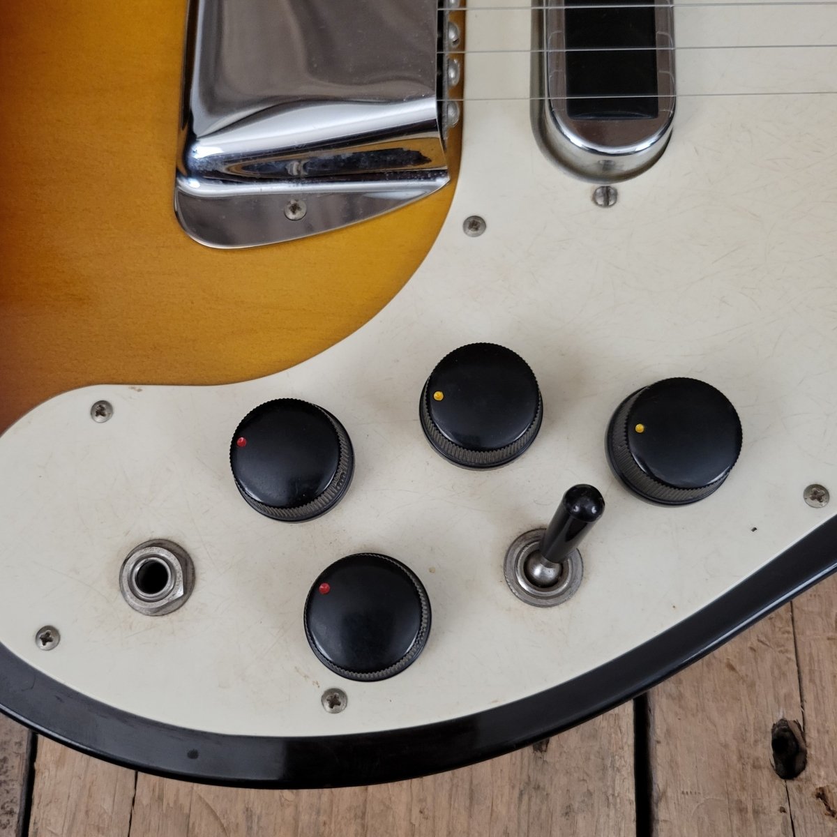 SOLD - Magnatone Mark VIII 1960 Sunburst Paul Barth – Mahar's Vintage ...