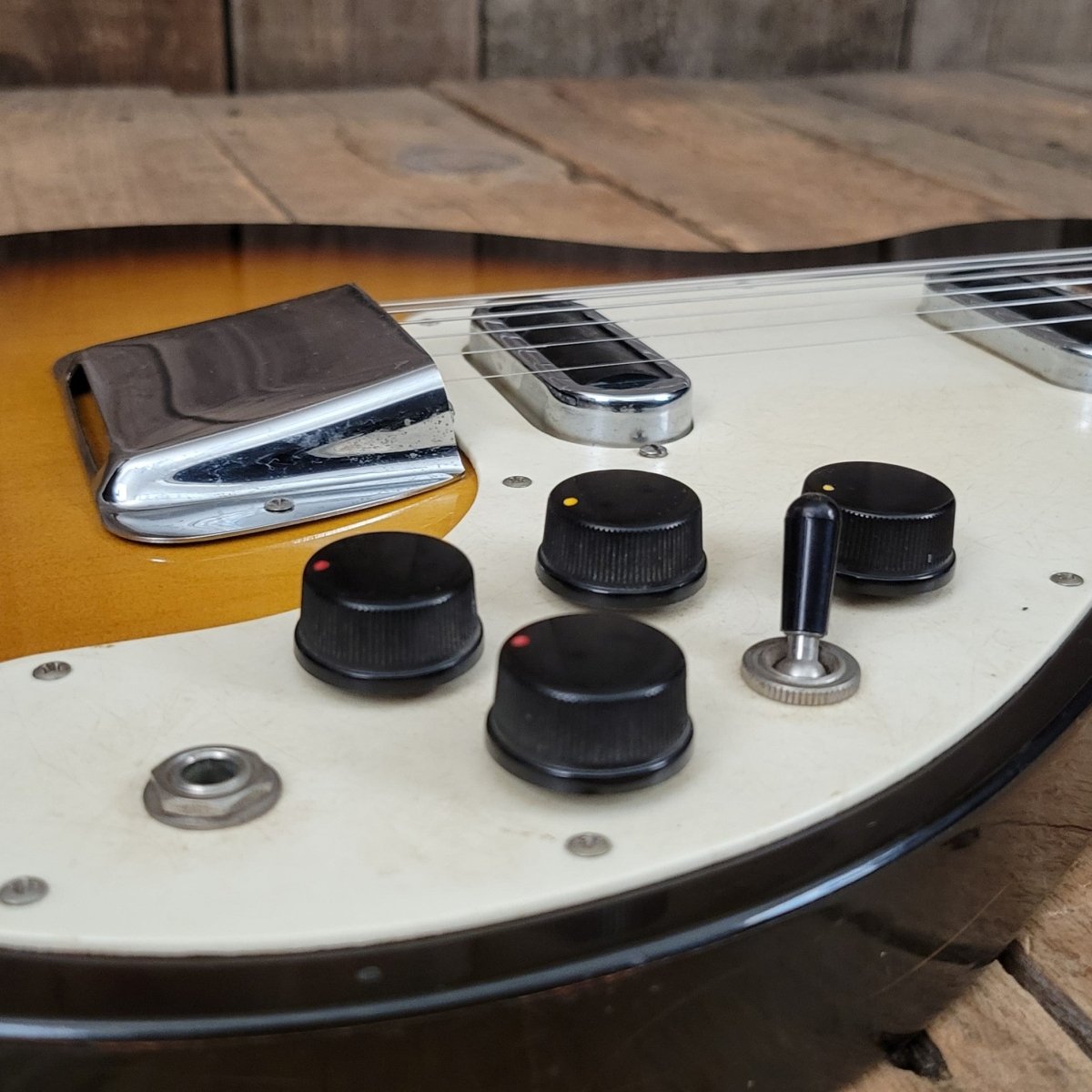 SOLD - Magnatone Mark VIII 1960 Sunburst Paul Barth – Mahar's Vintage ...