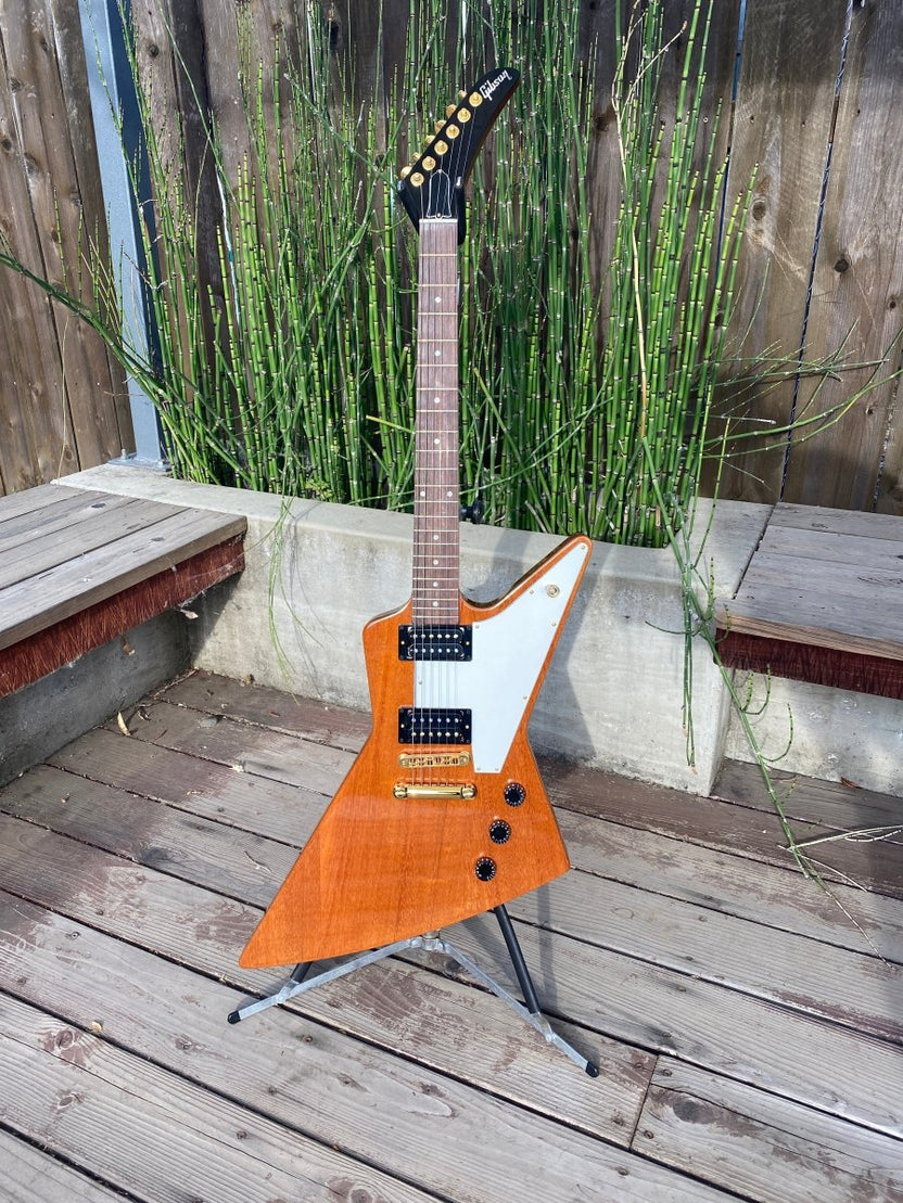 SOLD - Gibson Explorer 2004 Natural Mahogany All Original – Mahar's ...